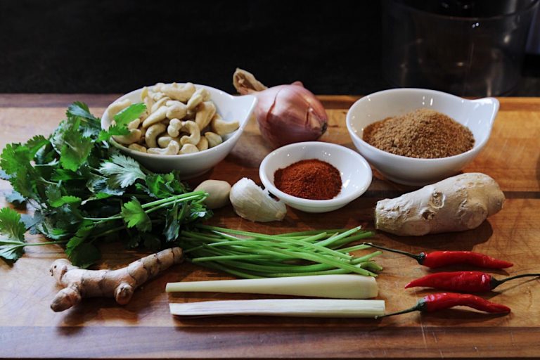 Easy Authentic Easy Laksa Paste And Snapper Laksa West Coast Kitchen Garden