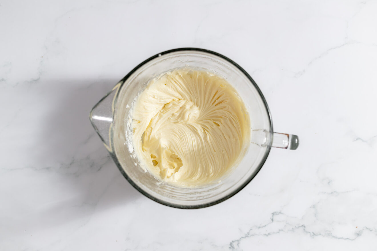 How To Make Easy Lavender Buttercream Frosting (Icing)