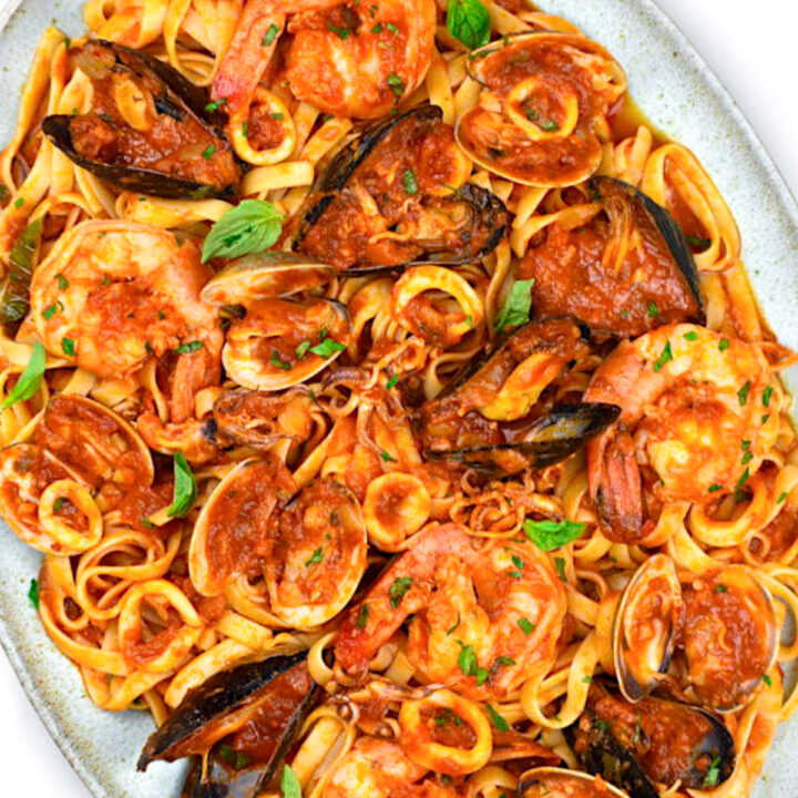 60+ Best Seafood Pasta Recipes For Christmas And Holidays - West Coast ...