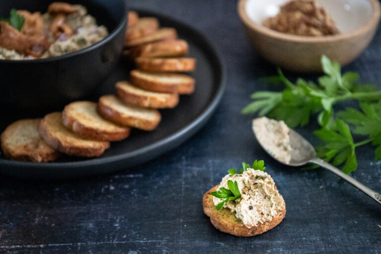 Easy Wild Mushroom Pâté With Thyme And Cream Cheese - West Coast ...