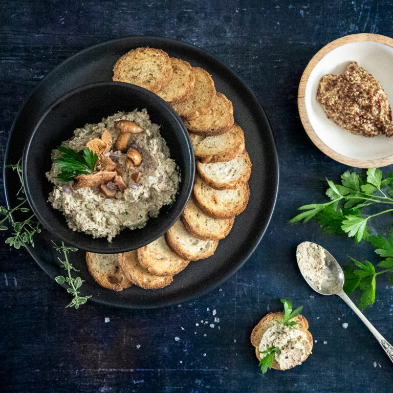 Easy Wild Mushroom Pâté With Thyme And Cream Cheese - West Coast ...